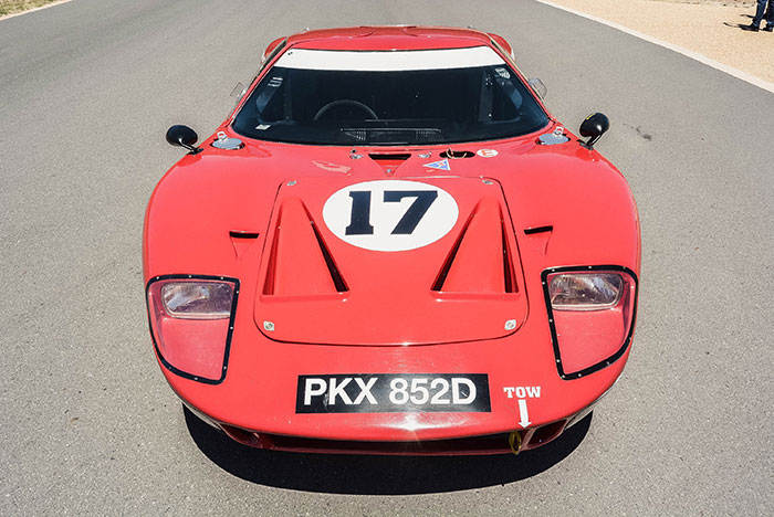 Collection in action: a Ford GT40 - FMM